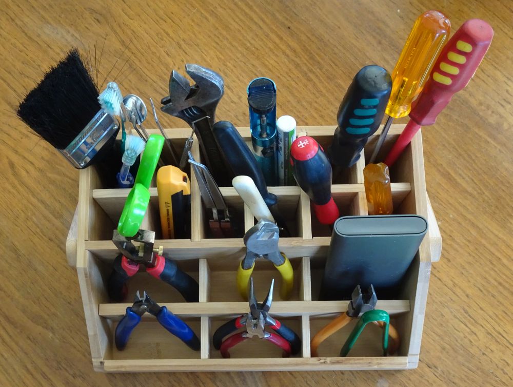Converting a bamboo utensil holder into a tool holder – Garry's blog