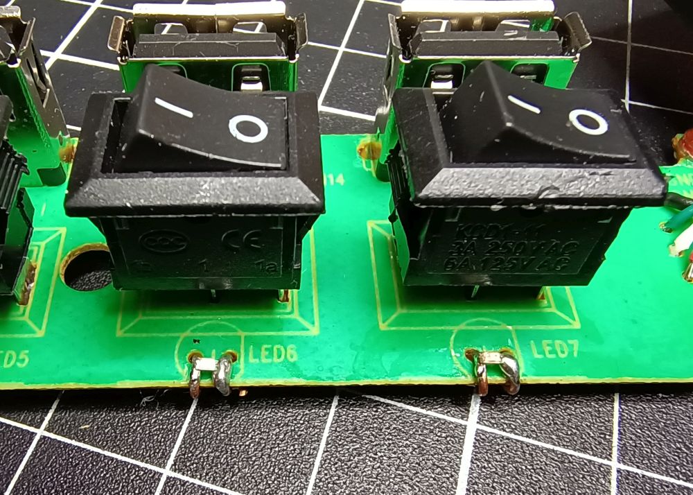 Modifying a switched USB hub for project power distribution – Garry's blog